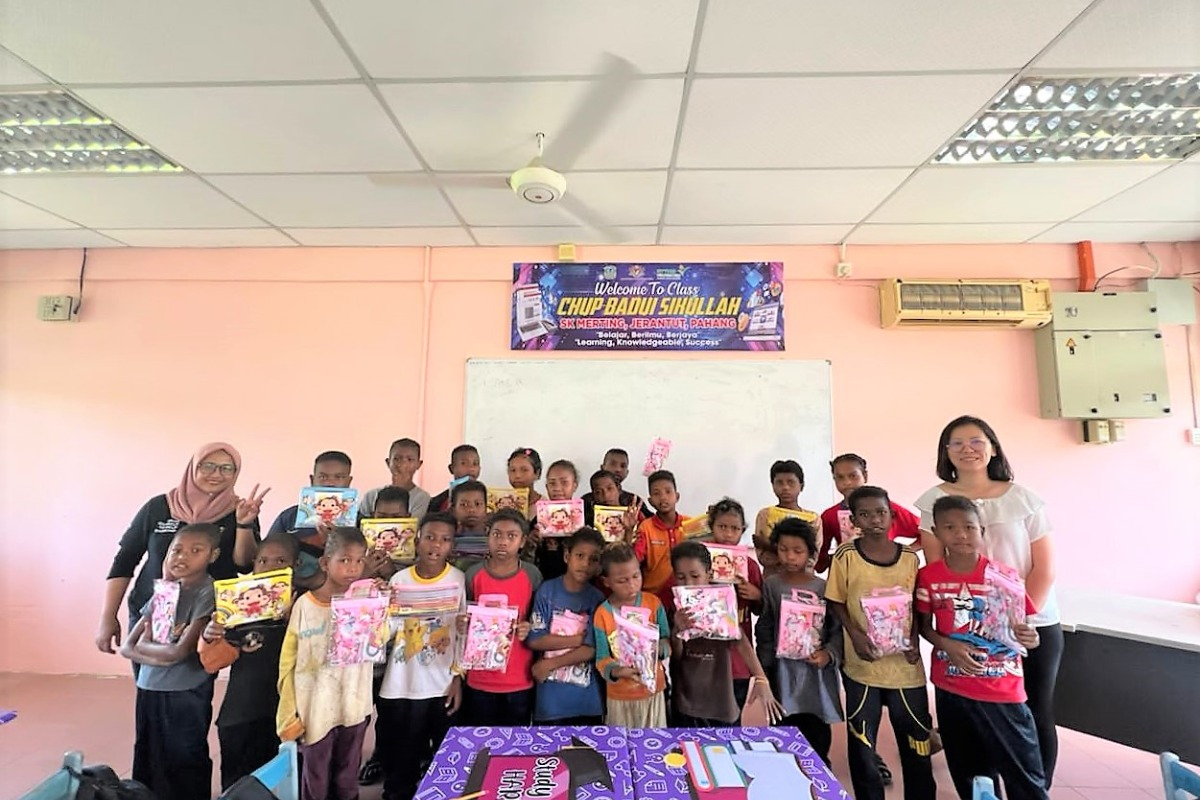 Malaysia’s Bateq Tribe Children Make History at Mainstream School ...